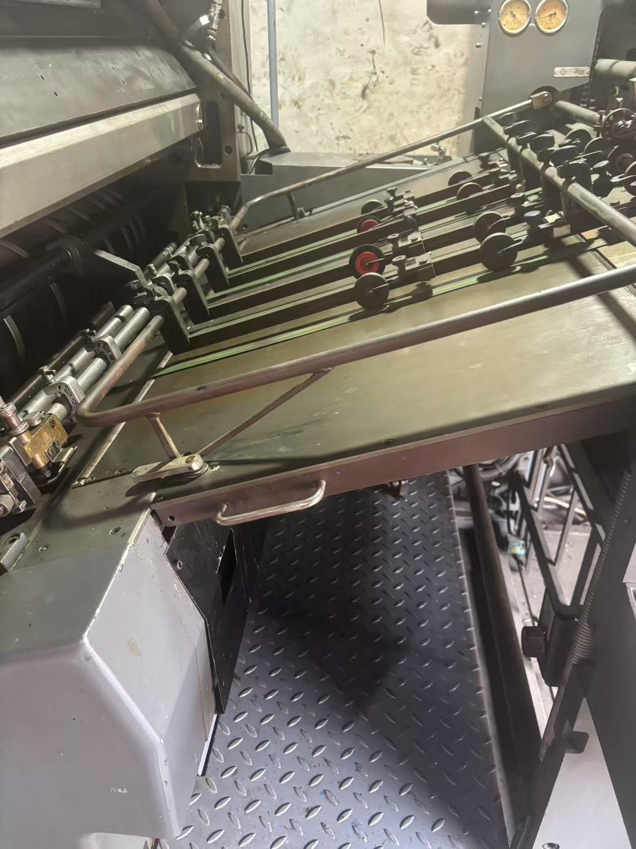 Heidelberg SM102-2 printing unit close-up